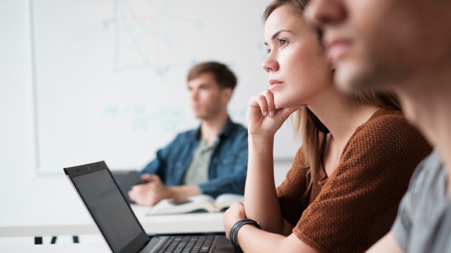 Aide dans ton parcours vers l’obtention du titre de CPA | PwC Canada