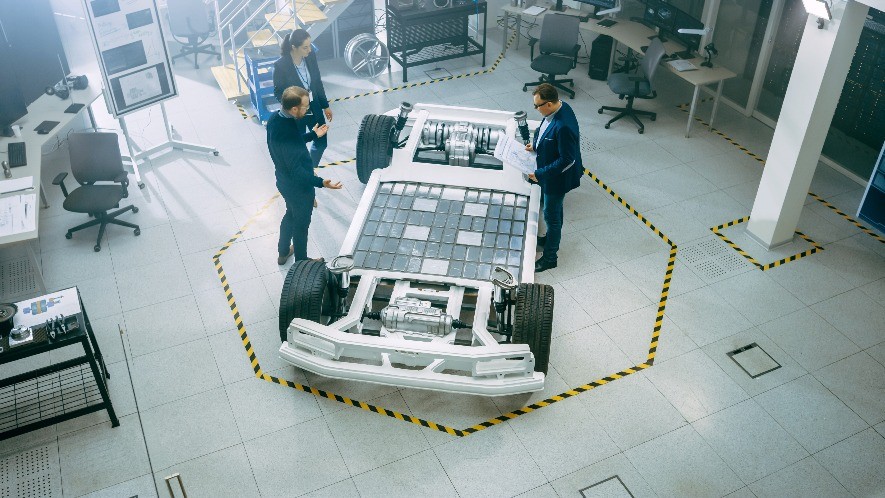 The silicon-powered future of the car industry | PwC