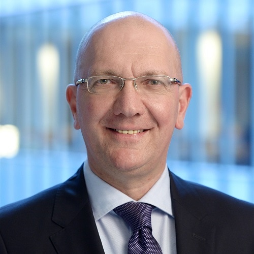 Money, flexibility, and a cool boss - this is what young workforce is ...