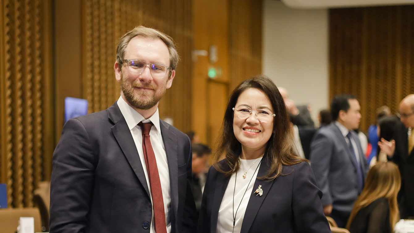 Government and Private Sector representatives discuss investing on PH ...