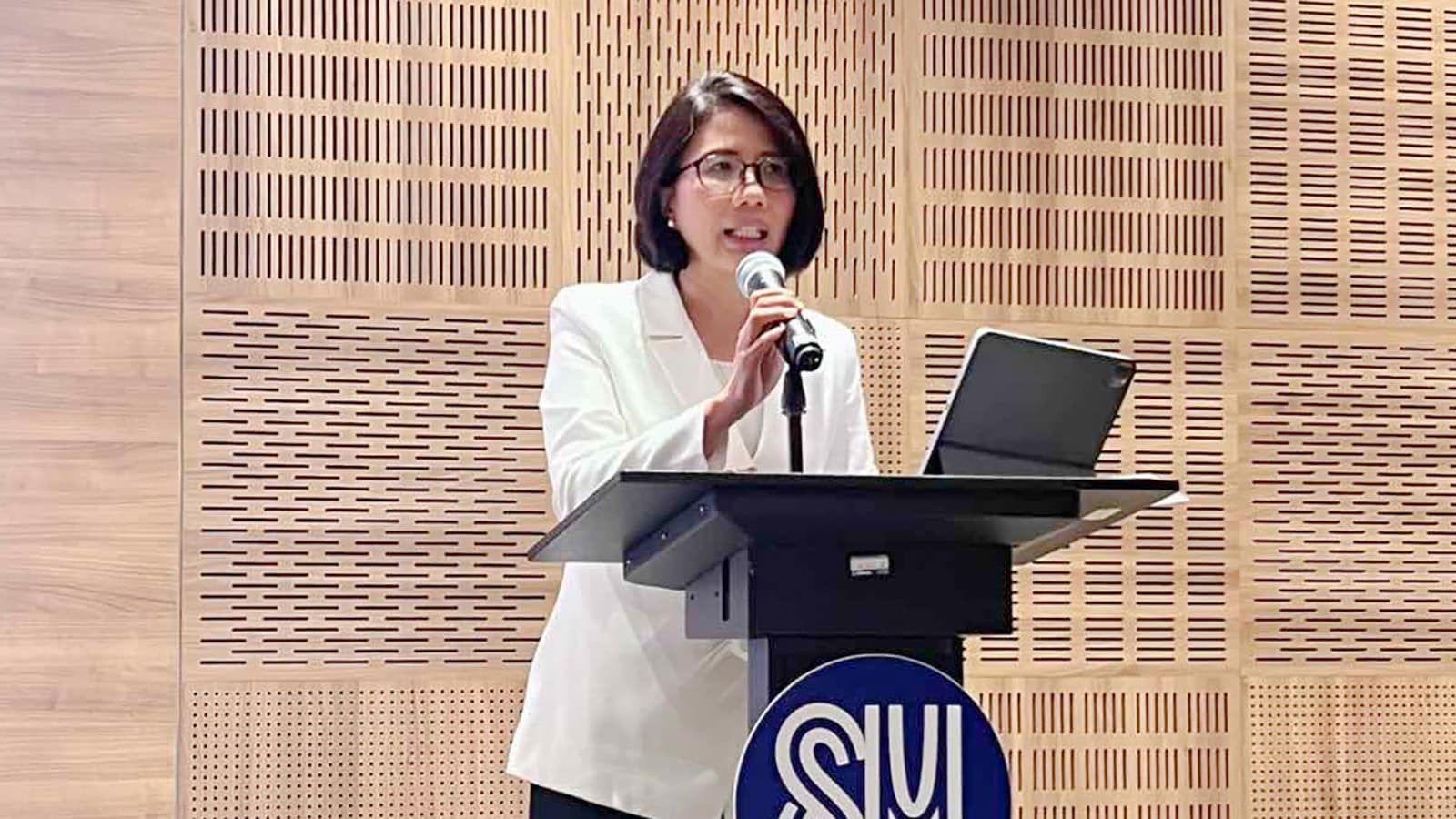 Isla Lipana & Co. ESG Partner Kate Lipana speaks at 2025 SM GIA Summit