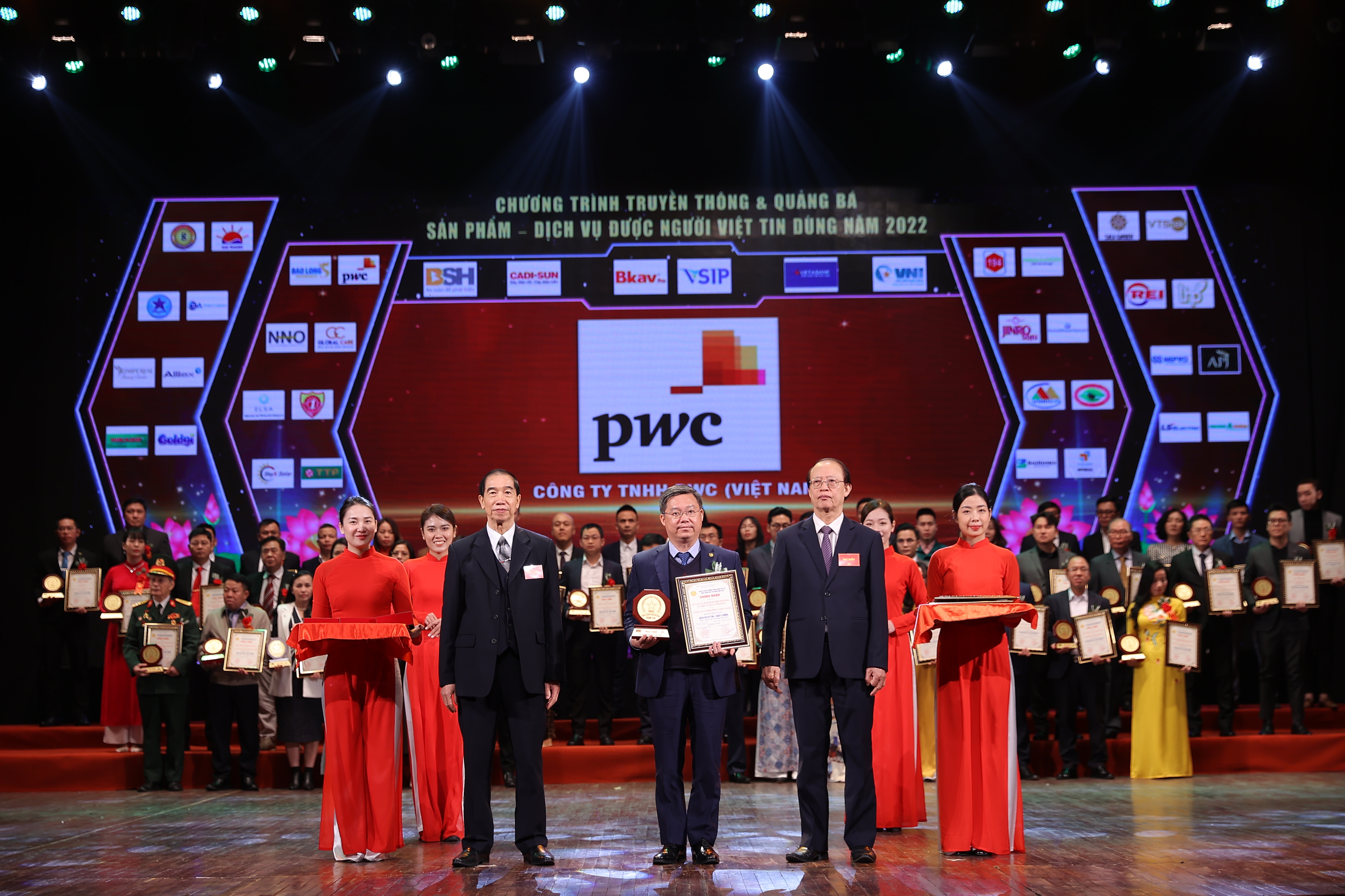 christopher irwin pwc